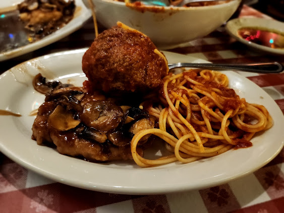 The Italian Midddle Dining Menu of Buca di Beppo--Pizza, Pasta and Banquet