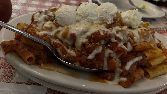 The Italian Midddle Dining Menu of Buca di Beppo--Pizza, Pasta and Banquet